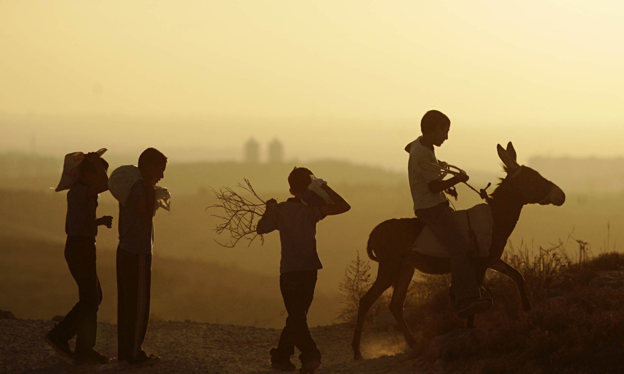 How Migration Reduces Global Poverty - BORGEN